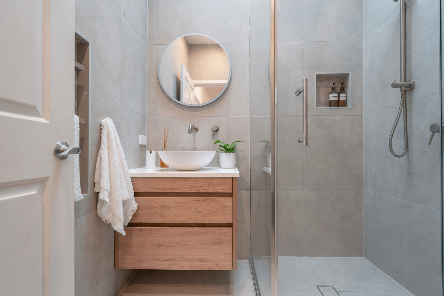15+ Bathroom Vanity Design Ideas That Are Smart, Stylish & Storage Friendly