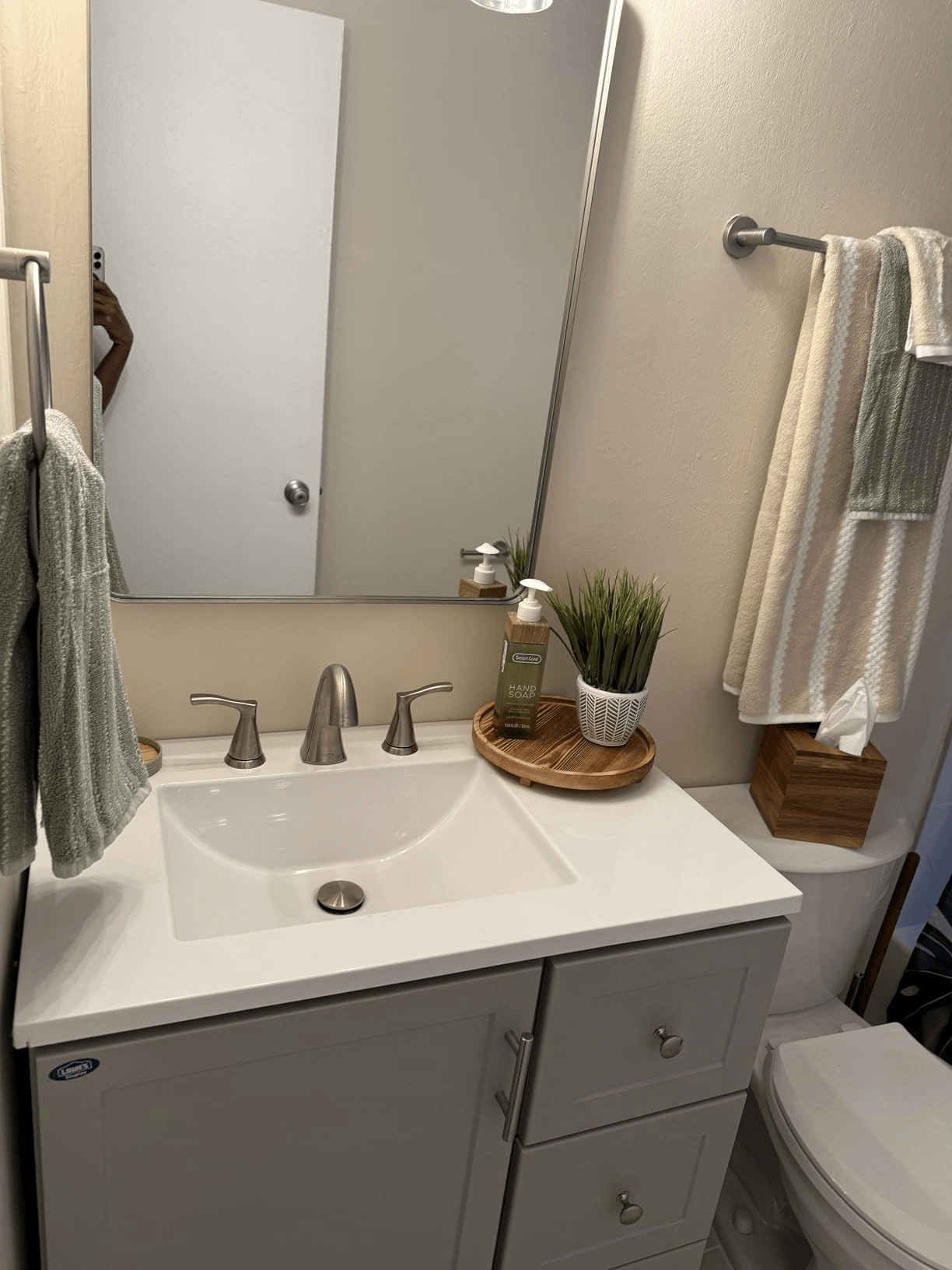 13+ Bathroom Countertop Or Vanity Decor Ideas You Can Easily Copy